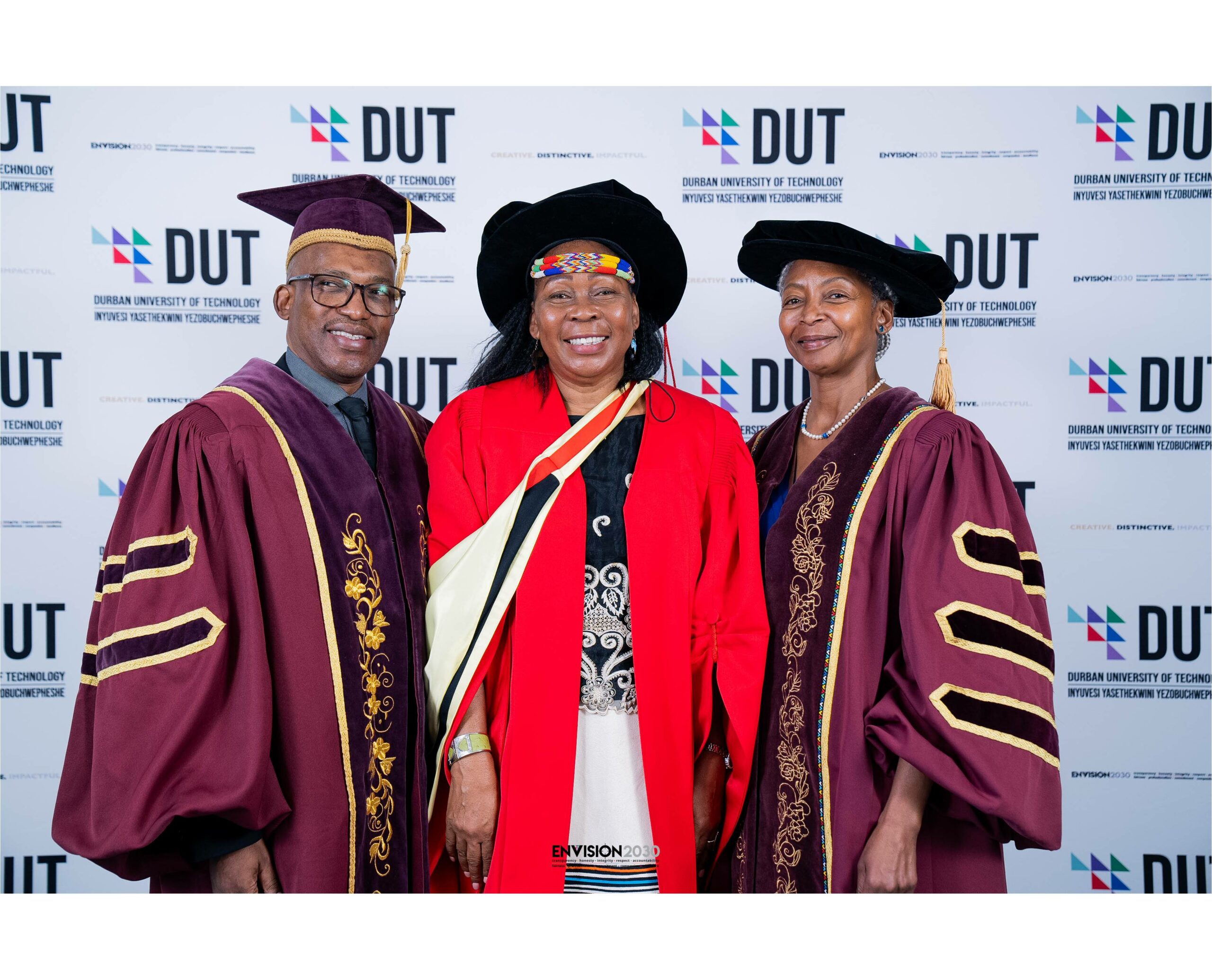 Dr Gcina Mhlophe encourages the spirit of ‘vuk’uzenzele’ after ...